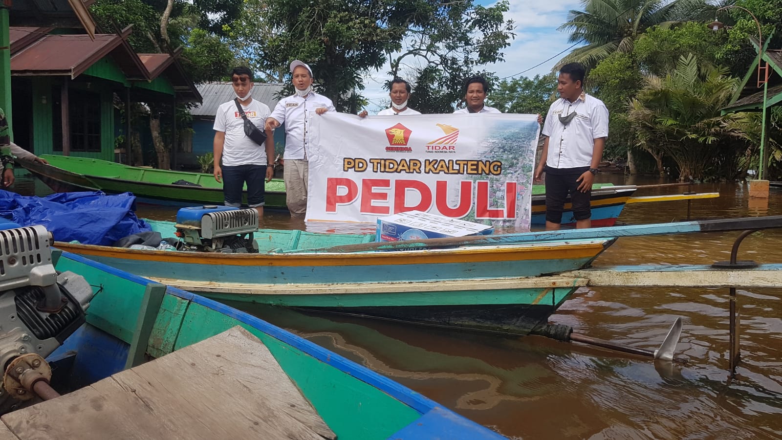 PD TIDAR Kalteng Berikan Bantuan Banjir untuk Warga Kotawaringin Lama PD TIDAR Kalteng Berikan Bantuan Banjir untuk Warga Kotawaringin Lama